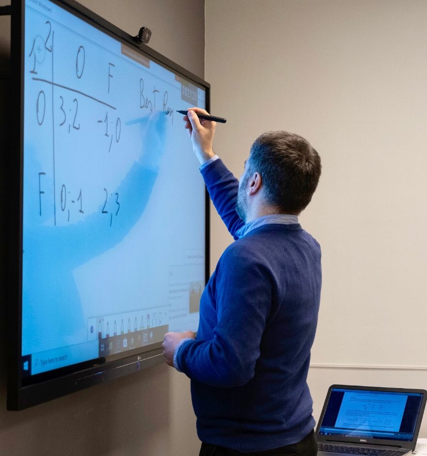 #Luissneverstops: Long Distance Learning | Luiss